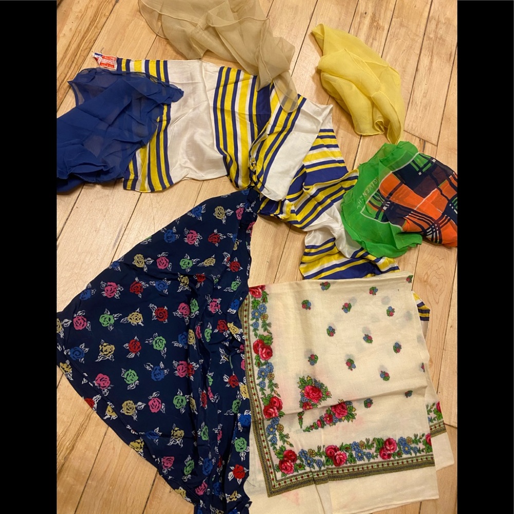 Assorted Silk And Other Fabric Scarves - Gem
